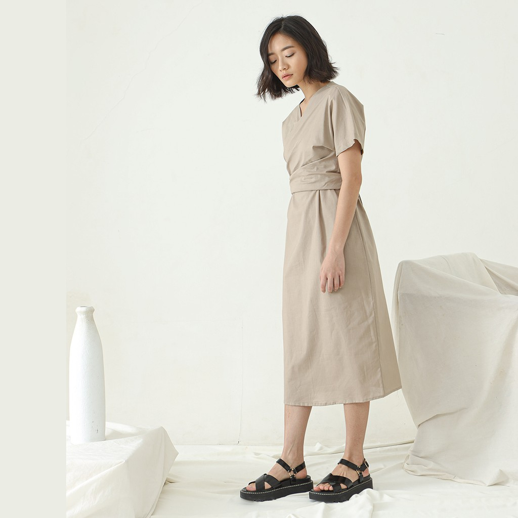 MERAH KATUN InKano Proteus - Short-sleeved cotton Midi dress in beige ...