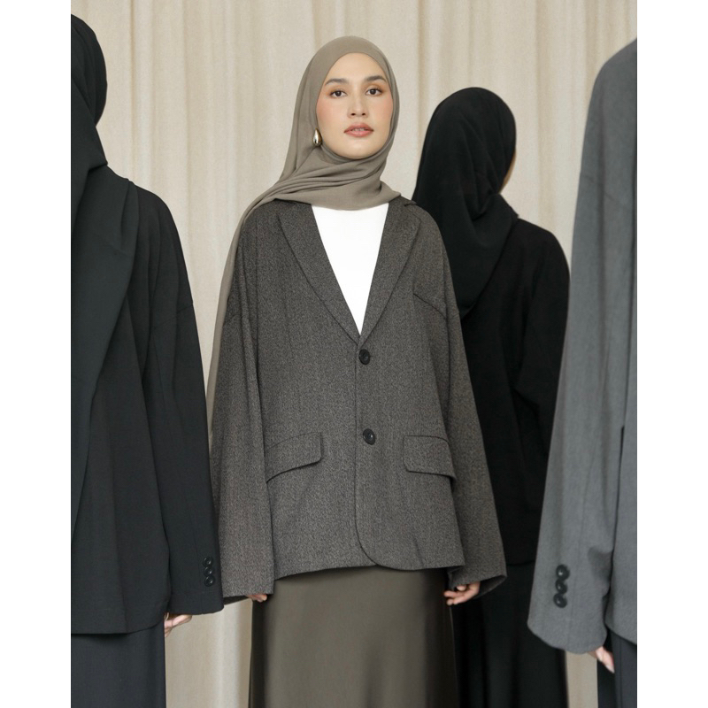 Sabamodest X Dwihanda Loose Blazer | Shopee Singapore