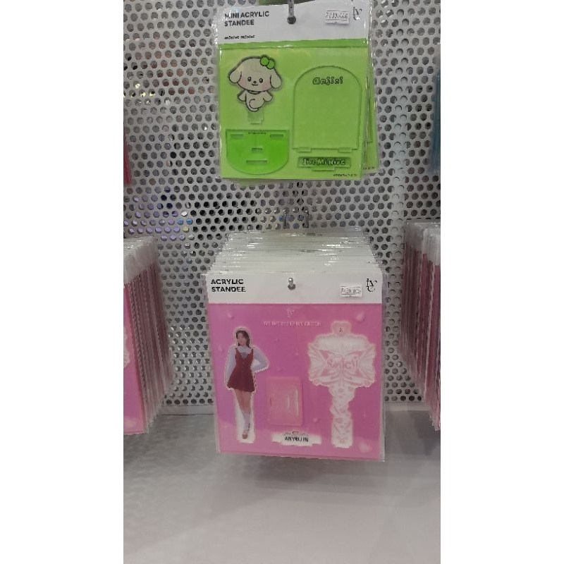 Acrylic Standee IVE Minive Line Friends | Shopee Singapore