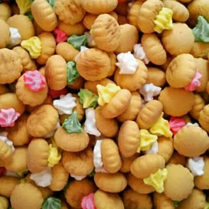 Button Cake / Old-School Biscuits / Monas Cake / Sugar Flower ...