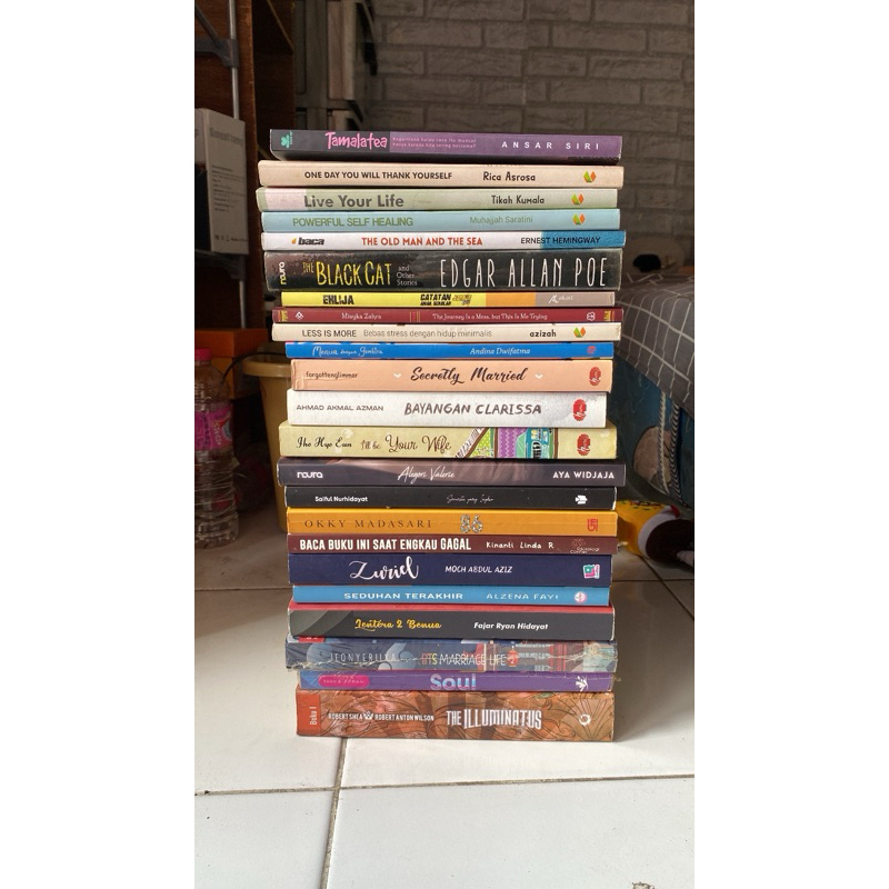 Preloved BOOK ALL 20K!! | Shopee Singapore