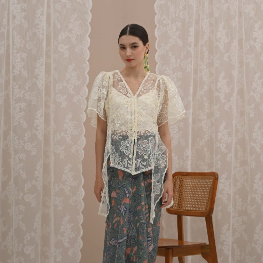 Mera and Jenar - Ikayanti Top (NOT inlcude inner) | Shopee Singapore