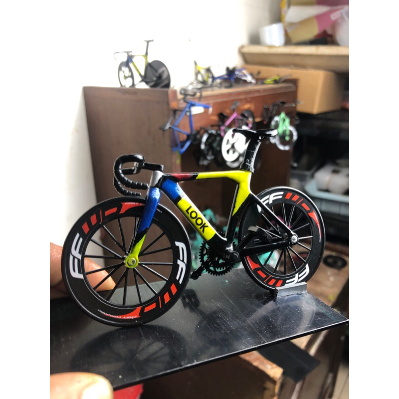 Look fixie model miniatures minibike miniatures according to the ...