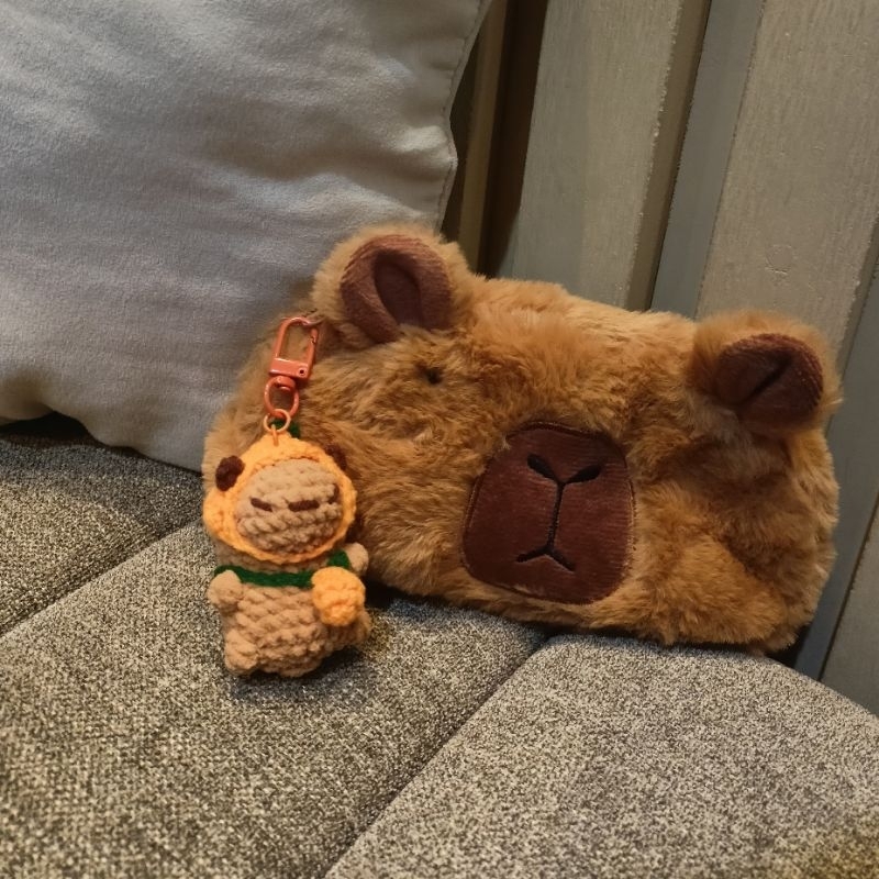 Mini capybara keychain/ chenille yarn/ capybara keychain/ capybara ...