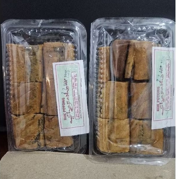 Cutting Cakes Plot Cakes Old School Snacks Old School Cakes | Shopee ...