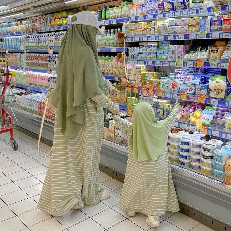 Little Tsurayya - Hana Striped Couple Mother and Child Knit Abaya (sold ...
