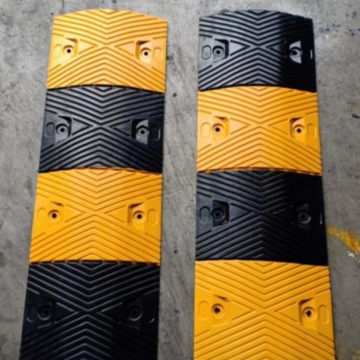 Speed Bump Rubber Speed Bump Speed Bump 1 Meter Rubber Bump | Shopee ...