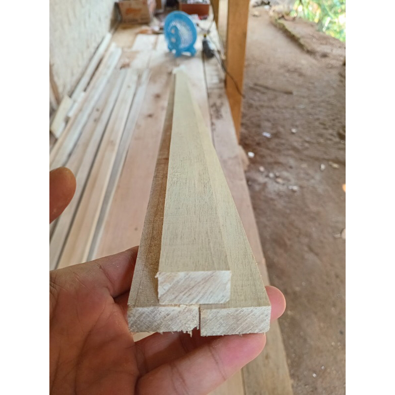 2x2 wood battens package contains 10 sticks, 2 meters long, finely ...