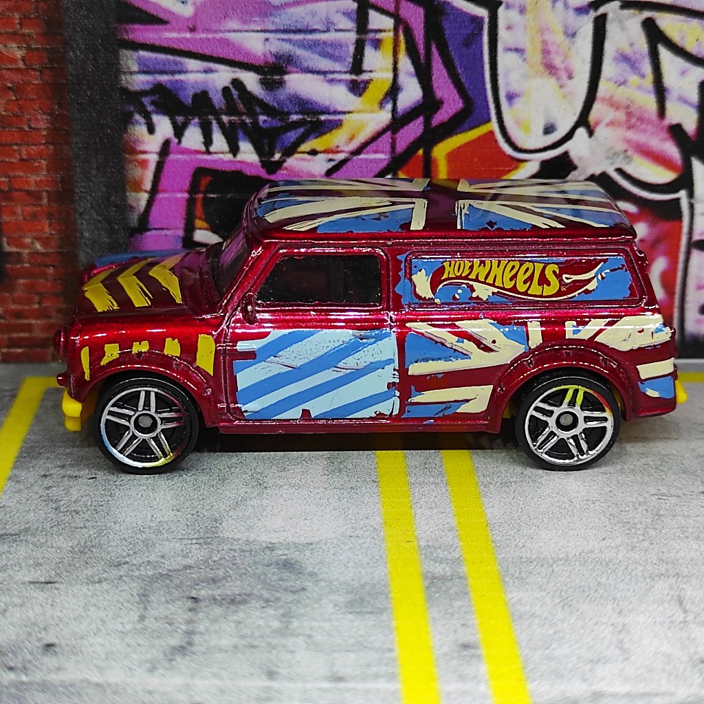 Merah Hot Wheels Loose 67 Austin Mini Van Red Rare Bb 10 Roada Right Front Drag Shopee Singapore