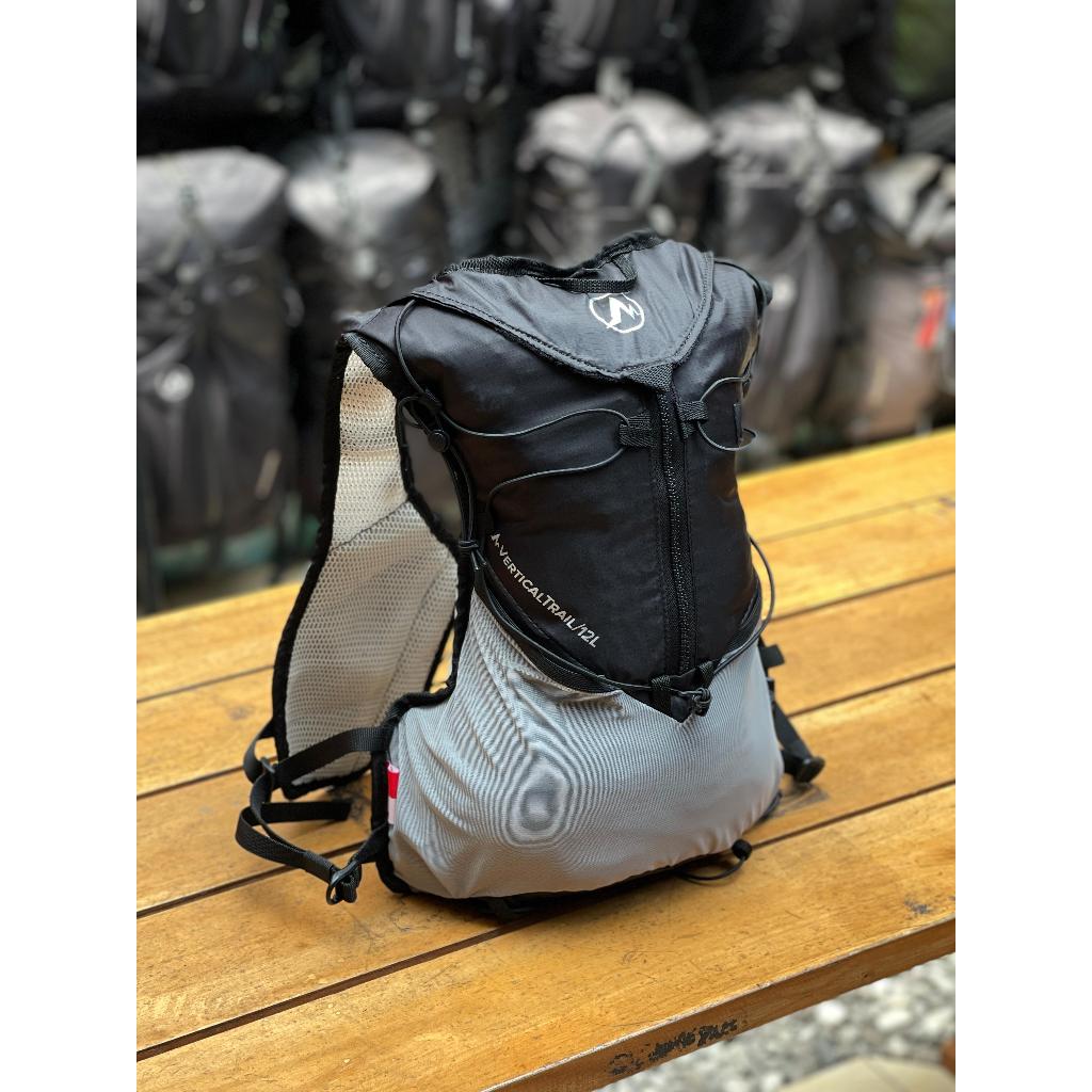 MONTE EQUIPMENT RUNNING PACKS VERTICAL TRAIL 12L - Running Hydropack ...