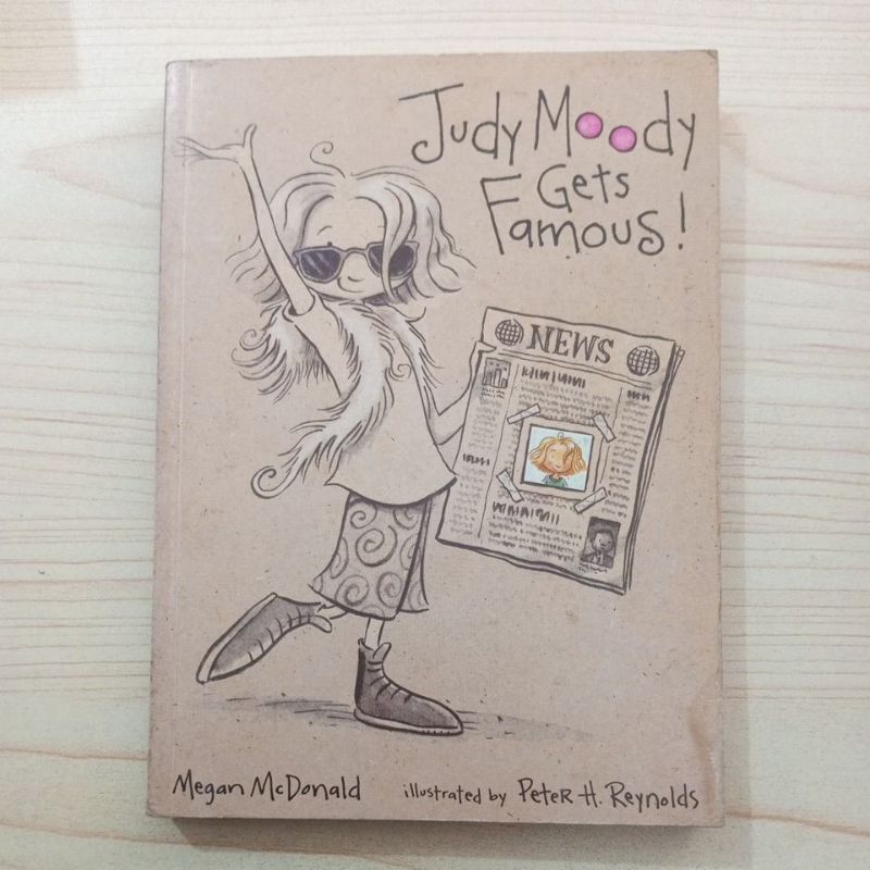 NOVEL JUDY MOODY GETS FAMOUS BY MEGAN MCDONALD | Shopee Singapore