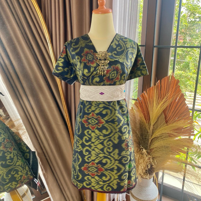 BALI ENDEK WOVEN CLOTH WITH GOLDEN OLIVE PATRA MOTIF | Shopee Singapore
