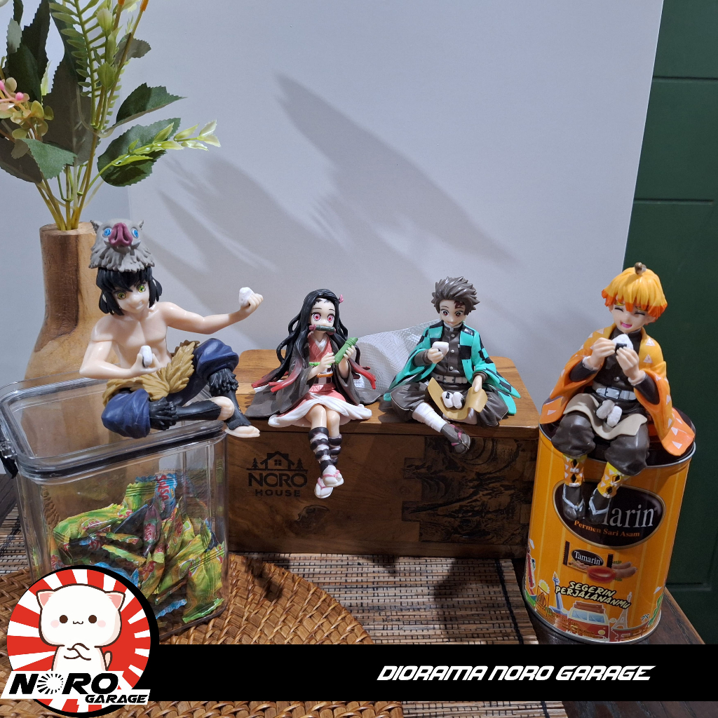 Figure Set - Tanjiro, Nezuko, Zenitsu and Inosuke feed Onigiri | Shopee ...