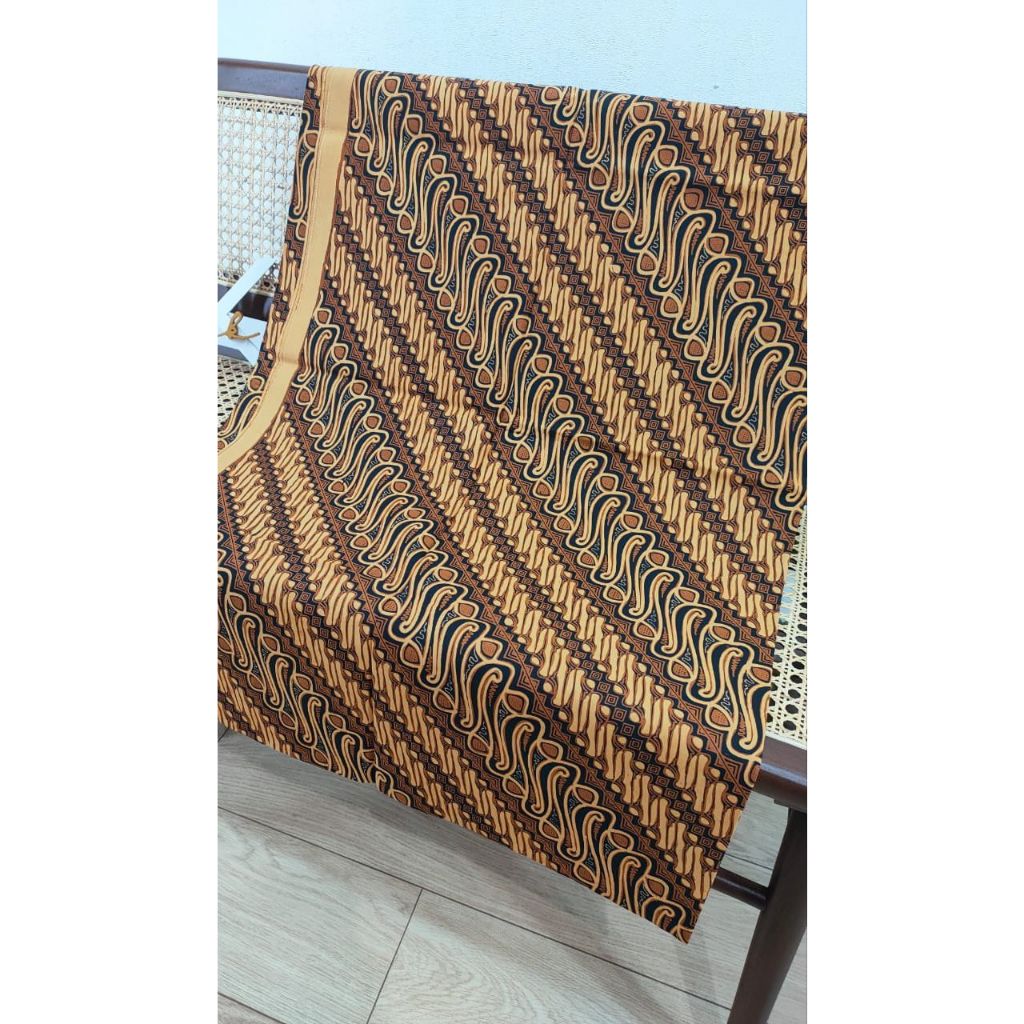 SOLO Batik cloth (genes/semi-written) with kusumo sogan alternating ...