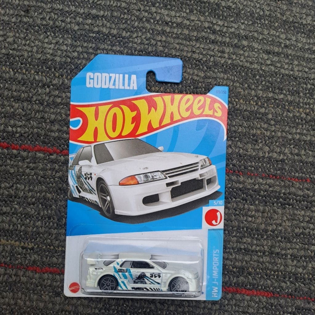 Hotwheels hot nissan skyline gt-r R32 godzilla japan card | Shopee ...