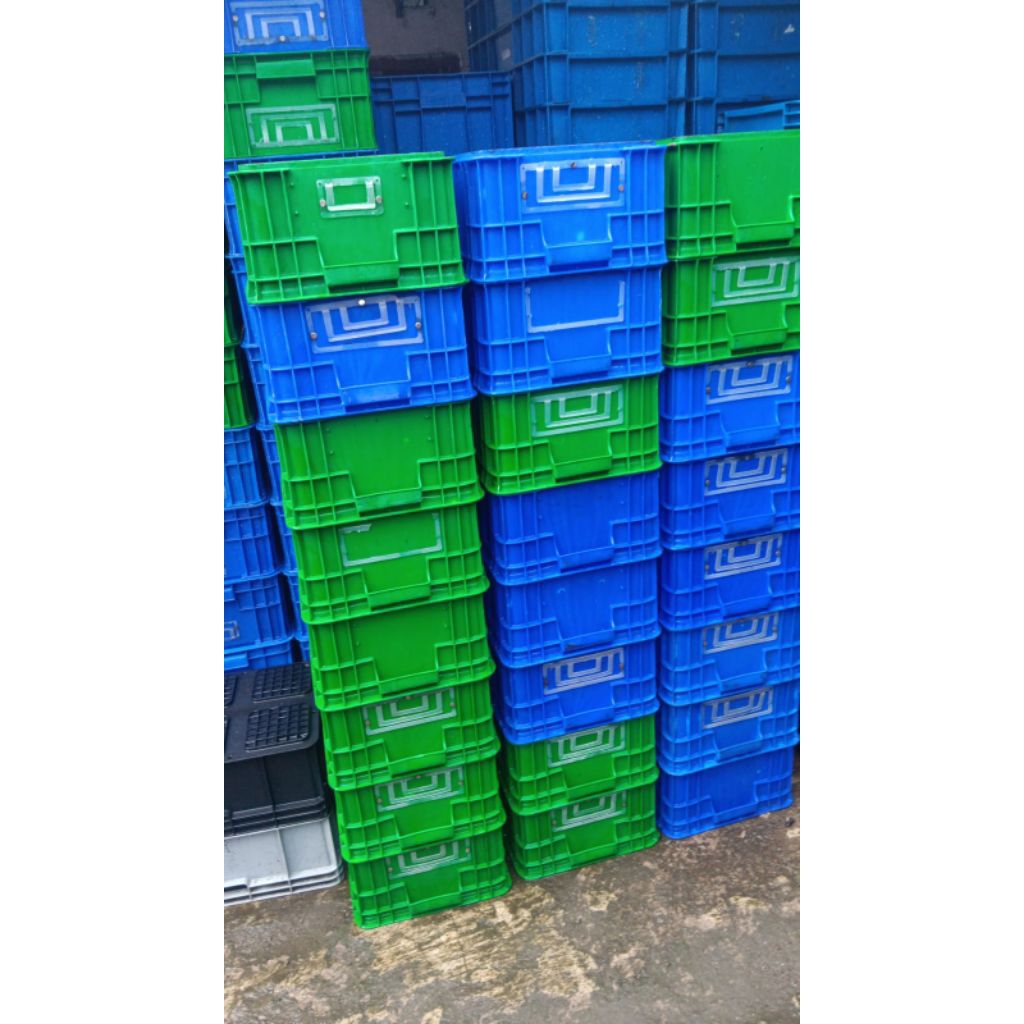 Used rabbit container box no: 6033 (L50, L33, H19cm) | Shopee Singapore