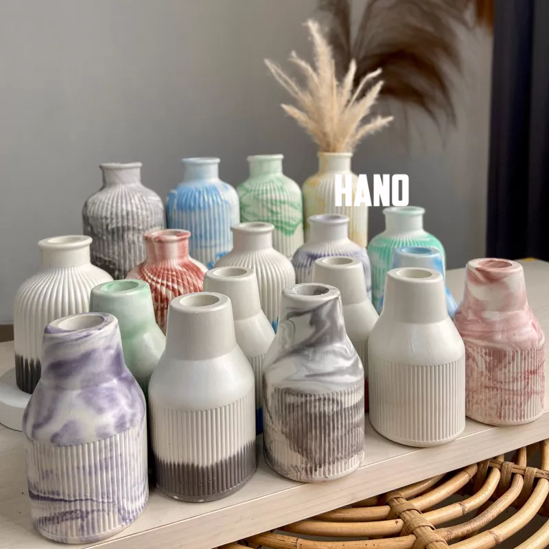 Aesthetic bottle shaped flower vase [ALREADY COATING+*bonus flowers ...