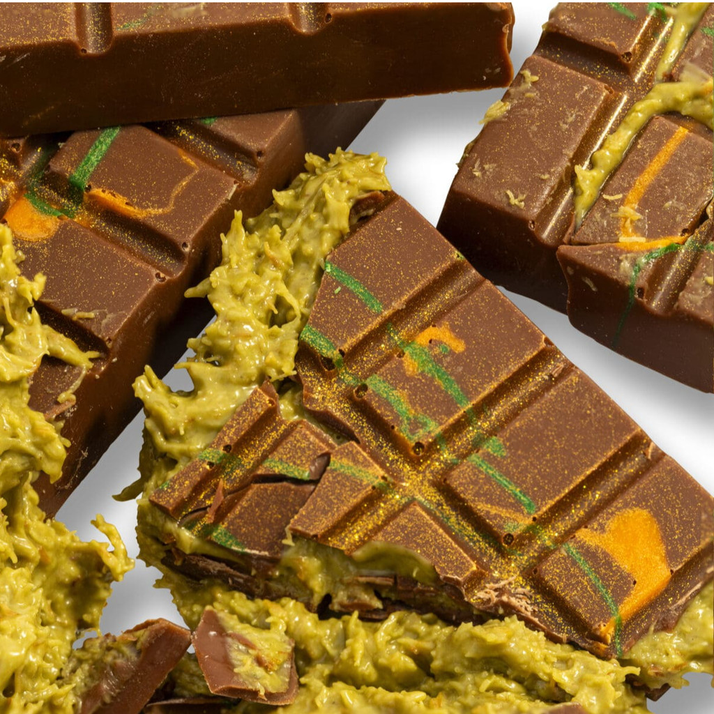 Trending Pistachio Kunafa Halal Chocolate Bar 200g, Famous Chocolate ...