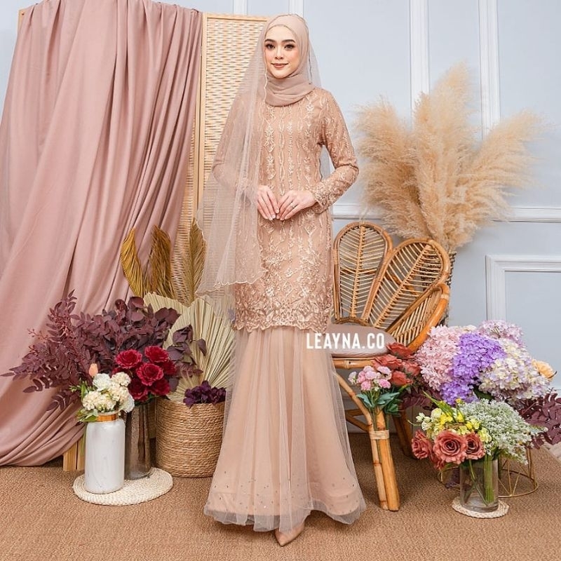 Baju akad nikah dan sanding LEAYNA.CO Melinda Lace Modern Kurung Set ...
