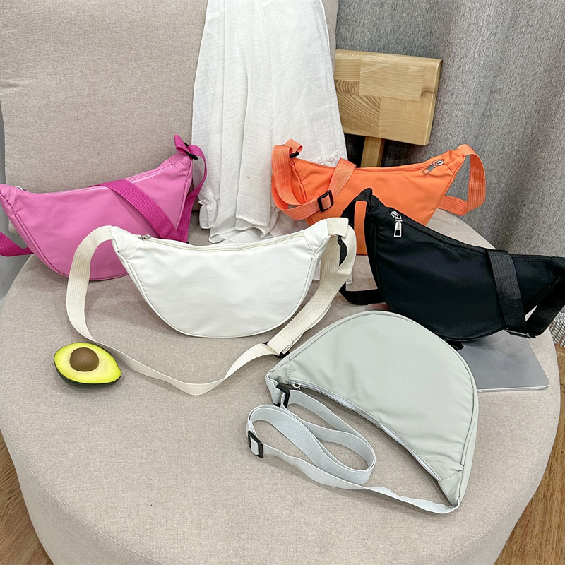 [Shopee Choice] Nylon Messenger Bag Female Dumpling Bag Lightweight ...