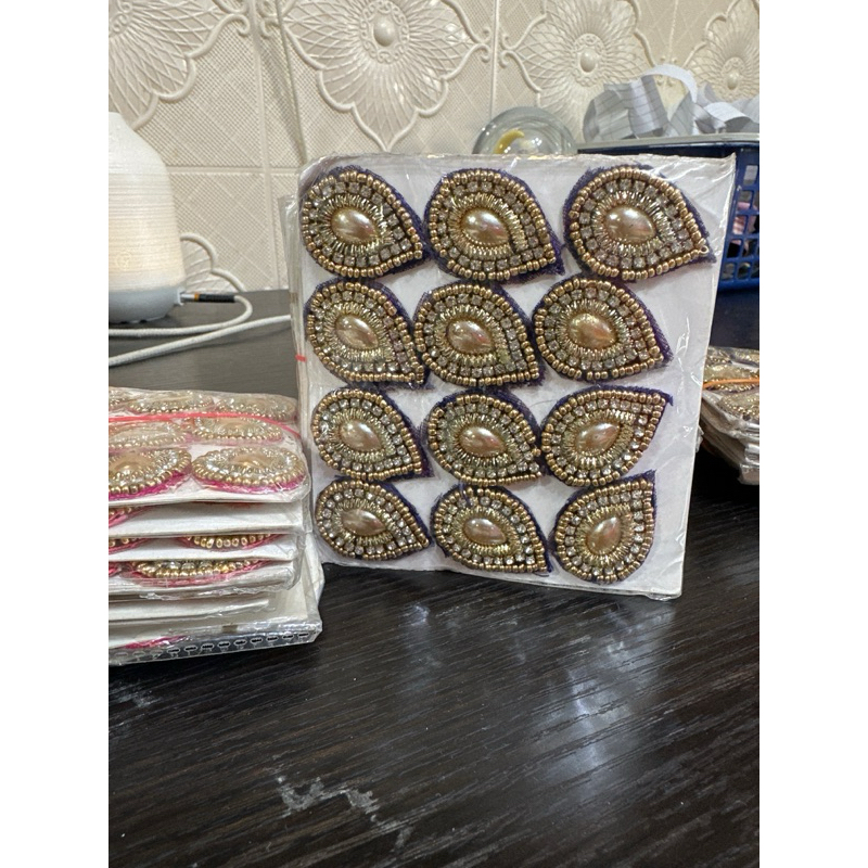 Gold patches (12 pieces ) | Shopee Singapore