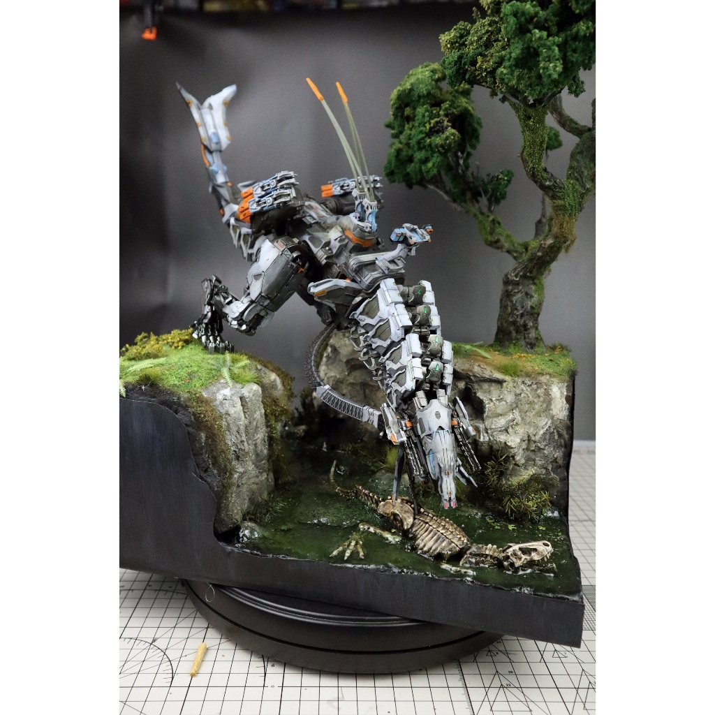 CUSTOM DIORAMA PAINTED MODEROID THUNDERJAW HORIZON FORBIDDEN WEST ZERO ...