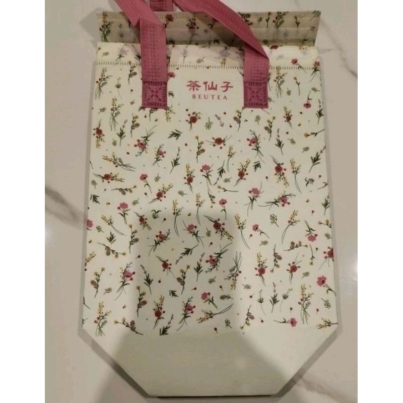 Cooler Bag (Beatea and Chagee) | Shopee Singapore