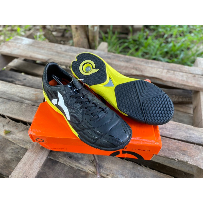 Kasut Futsal Ortuseight Catalyst Vision V3 K-Lea | Shopee Singapore