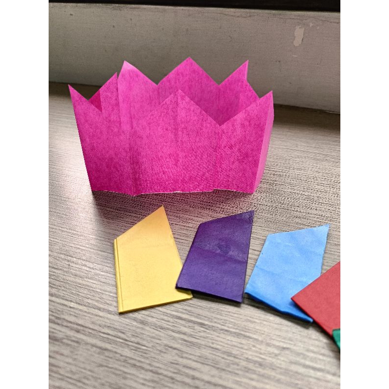Paper Crown Christmas Poppers Christmas Crackers Party Supplies random ...