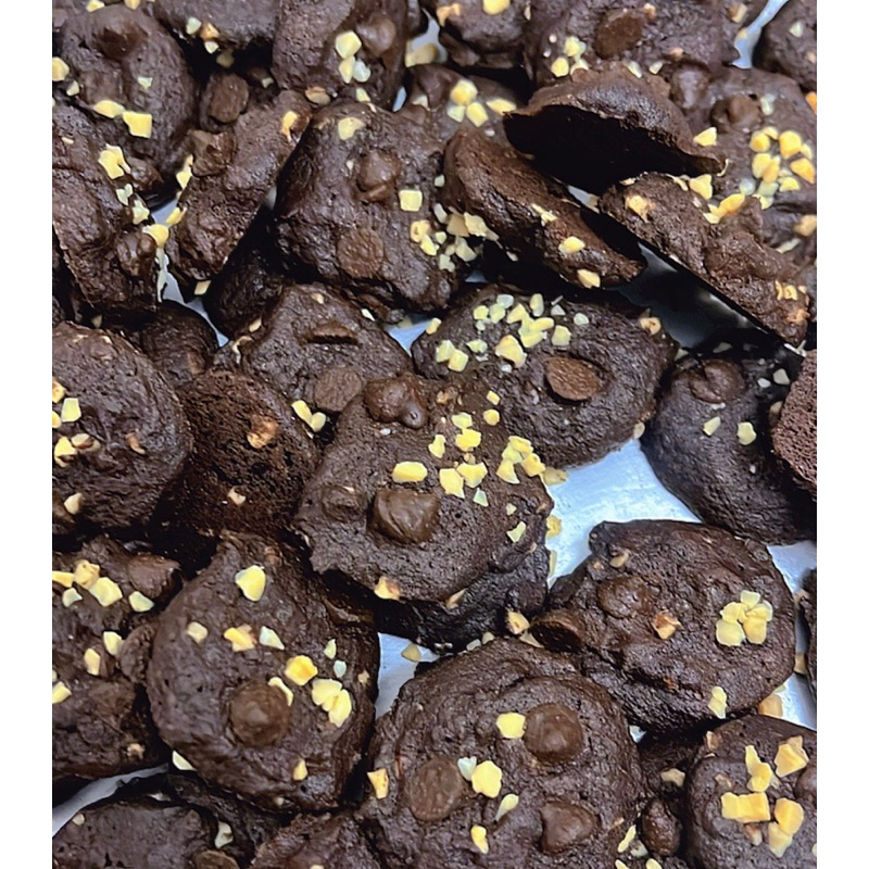 Double Choc Chip Cookies [FRESHLY BAKED DAILY] | Shopee Singapore
