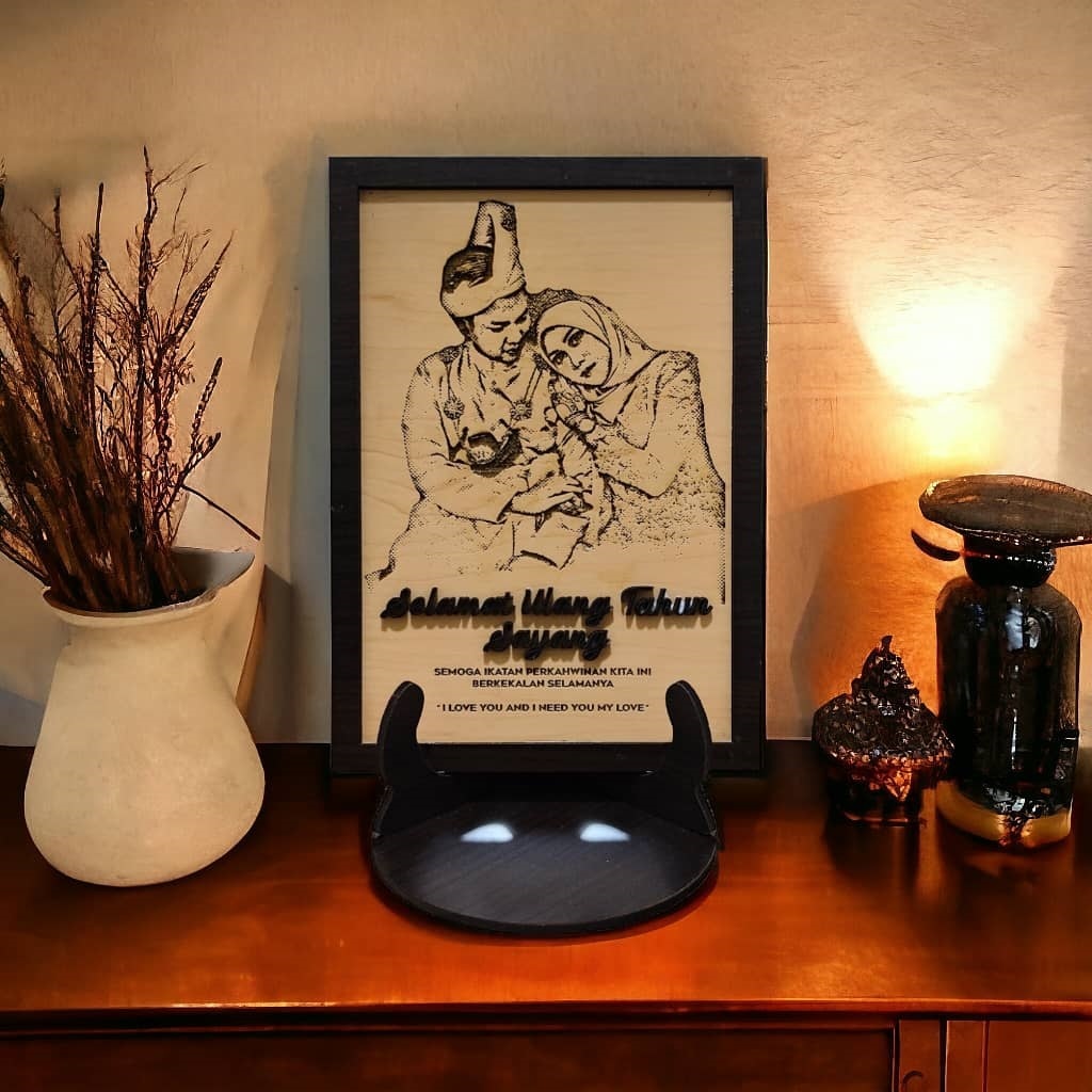Ukiran Laser Gambar Kayu / Laser Cut Engrave Wood Photo With Stand ...