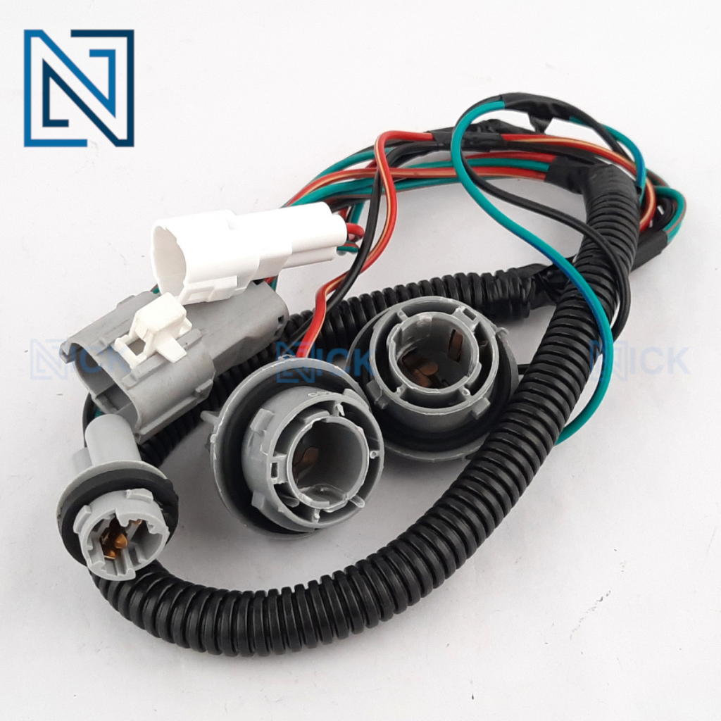 ISUZU D-MAX DMAX 2012 - 2015 Rear Tail Reverse Brake Signal Lamp Socket ...