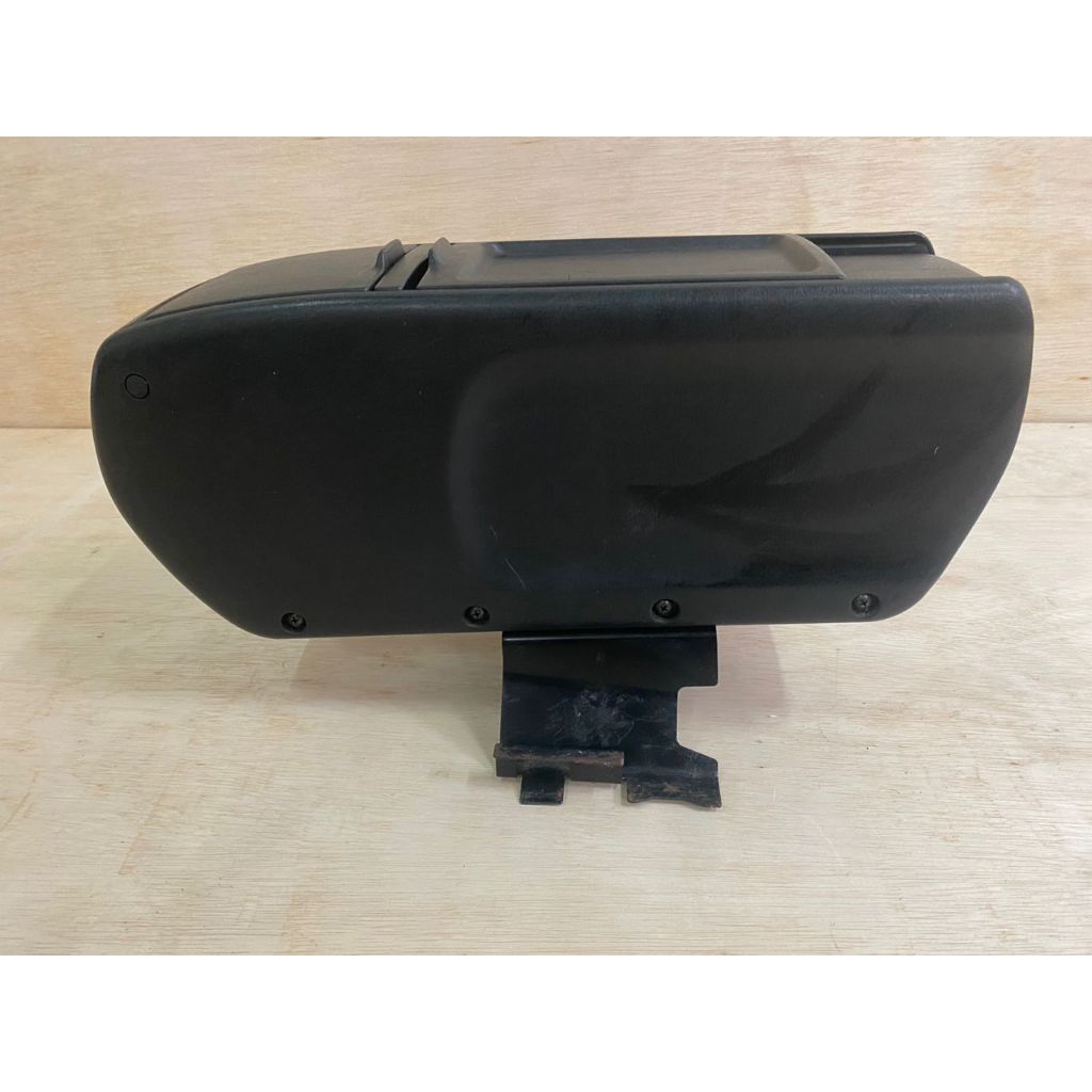 TOYOTA WISH LEGEND 2003-2006 CONSOLE BOX | Shopee Singapore