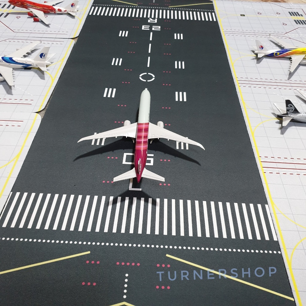 1:400 Airport Aircraft Model GSE Airport Runway + Parking Apron Rubber ...