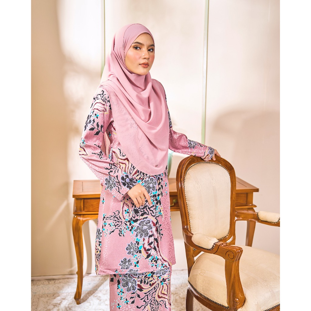 Mekar Baju Raya 2024, Baju Kurung Moden Batik Lace Sultanah Mother & Children, Batik Plus Size ...