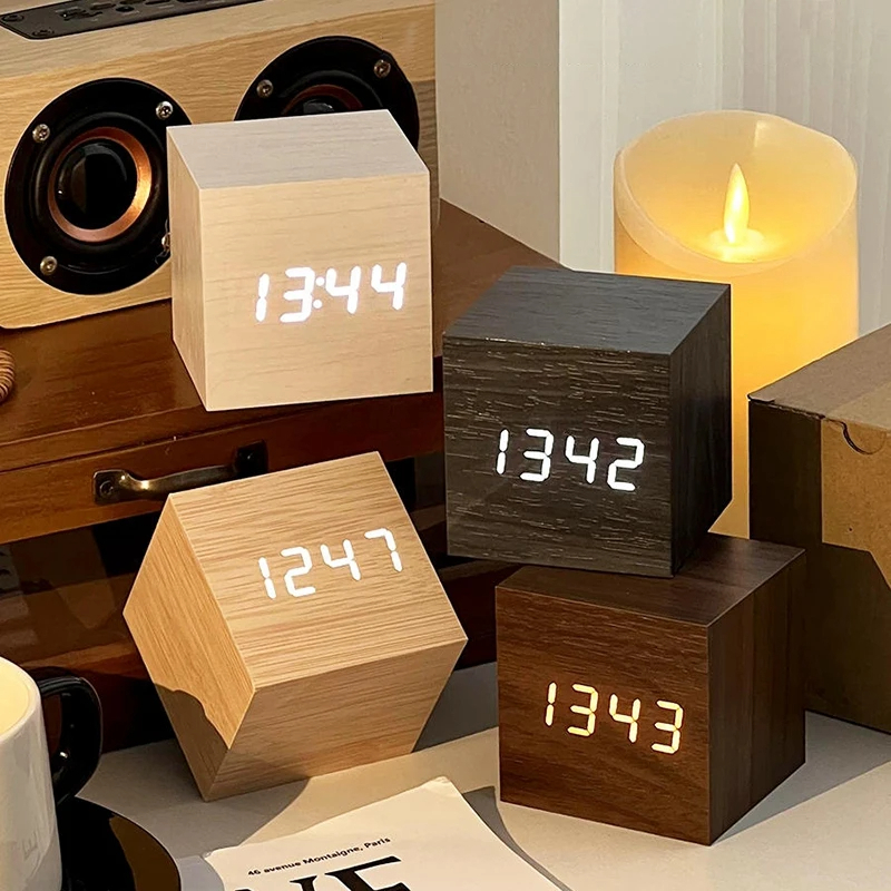 Digital Desk Clock Wooden Table Alarm Clock USB Buttery Powered Clock ...