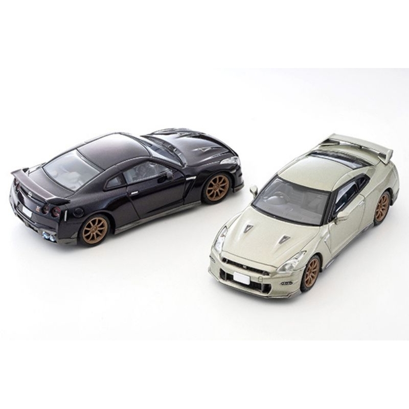 1/64 Tomica Limited Vintage LV-N316a / LV-N316b Nissan GT-R R35 Premium Ed. T-Spec (Millennium ...