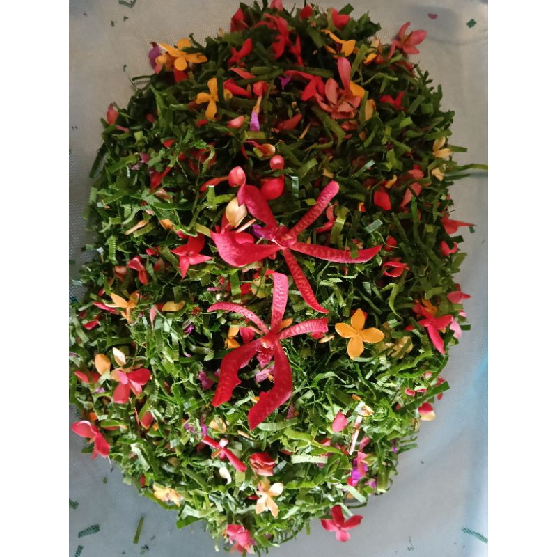 MAWAR Fresh pandan leaf rampai flowers - Free rose water. A gift for ...