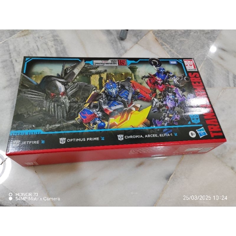 Transformers Studio Series 35 Jetfire 32 Optimus Prime 52 Chromia ...