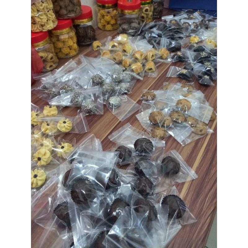 Sample/ Tester Kuih Raya/Almond london/Snow Almond/Ferrero/ Brownies ...