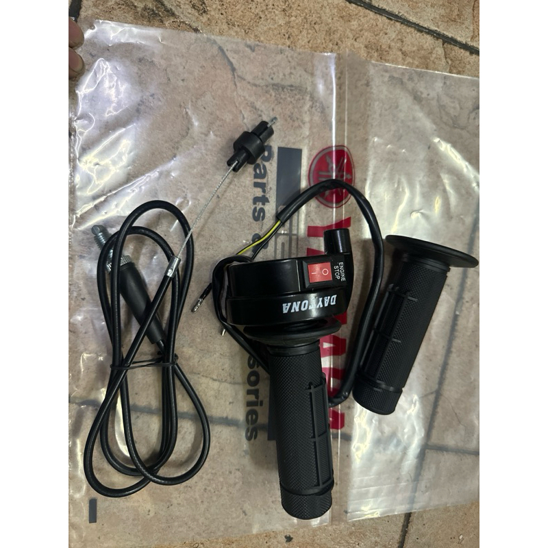 DAYTONA FAST THROTTLE UNIVERSAL YAMAHA HONDA UMA SHARK TOKAHI ARATA ...