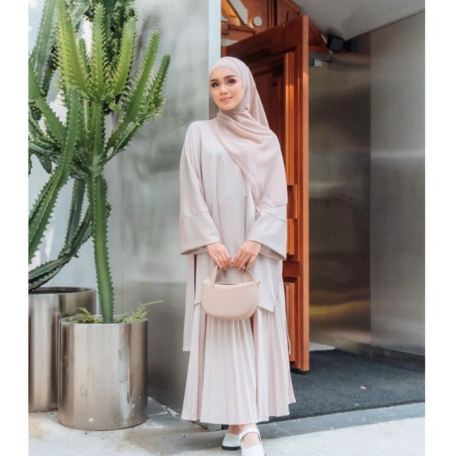 HAURABELLE EMILEE TOP [T-SHIRT MUSLIMAH MATERIAL SCUBA LOOSE AND ...