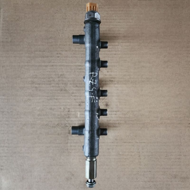 Isuzu D-MAX 1.9 RZ4E Fuel Common Rail with pressure regulator valve and ...