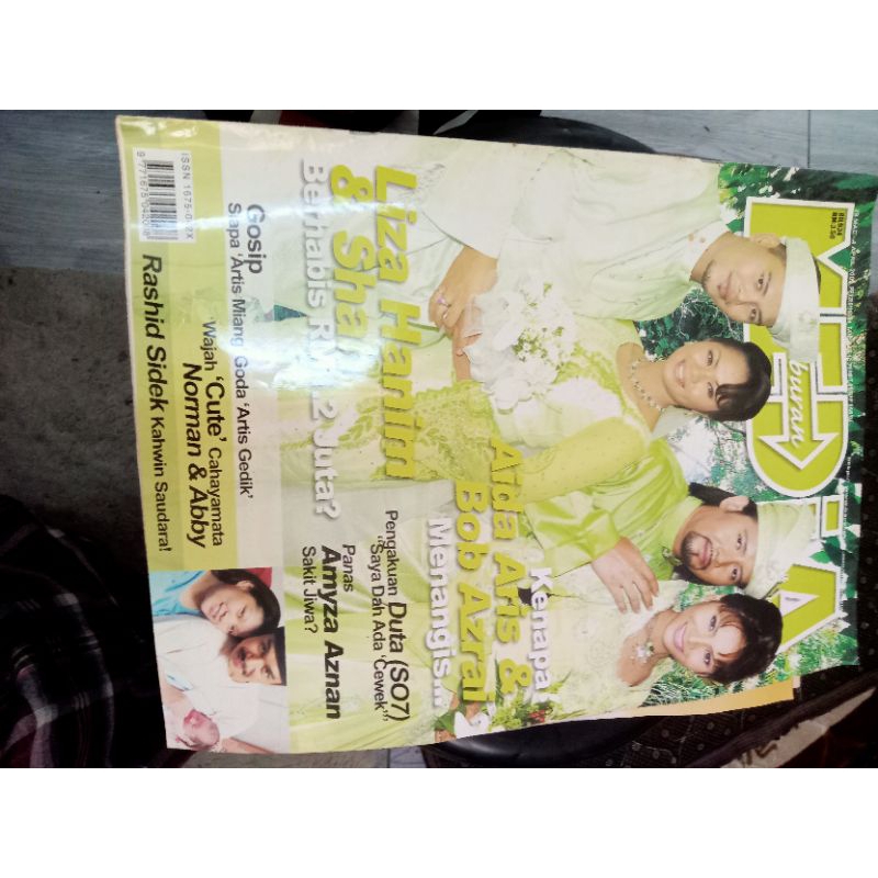 Majalah Media Hiburan Cover Aida Aris Poster MAY | Shopee Singapore