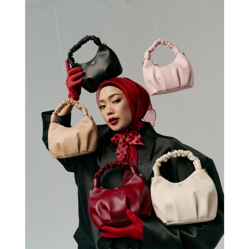 BEG MOON AS SALLY WOO COLLECTION PAPALARIS | Shopee Singapore