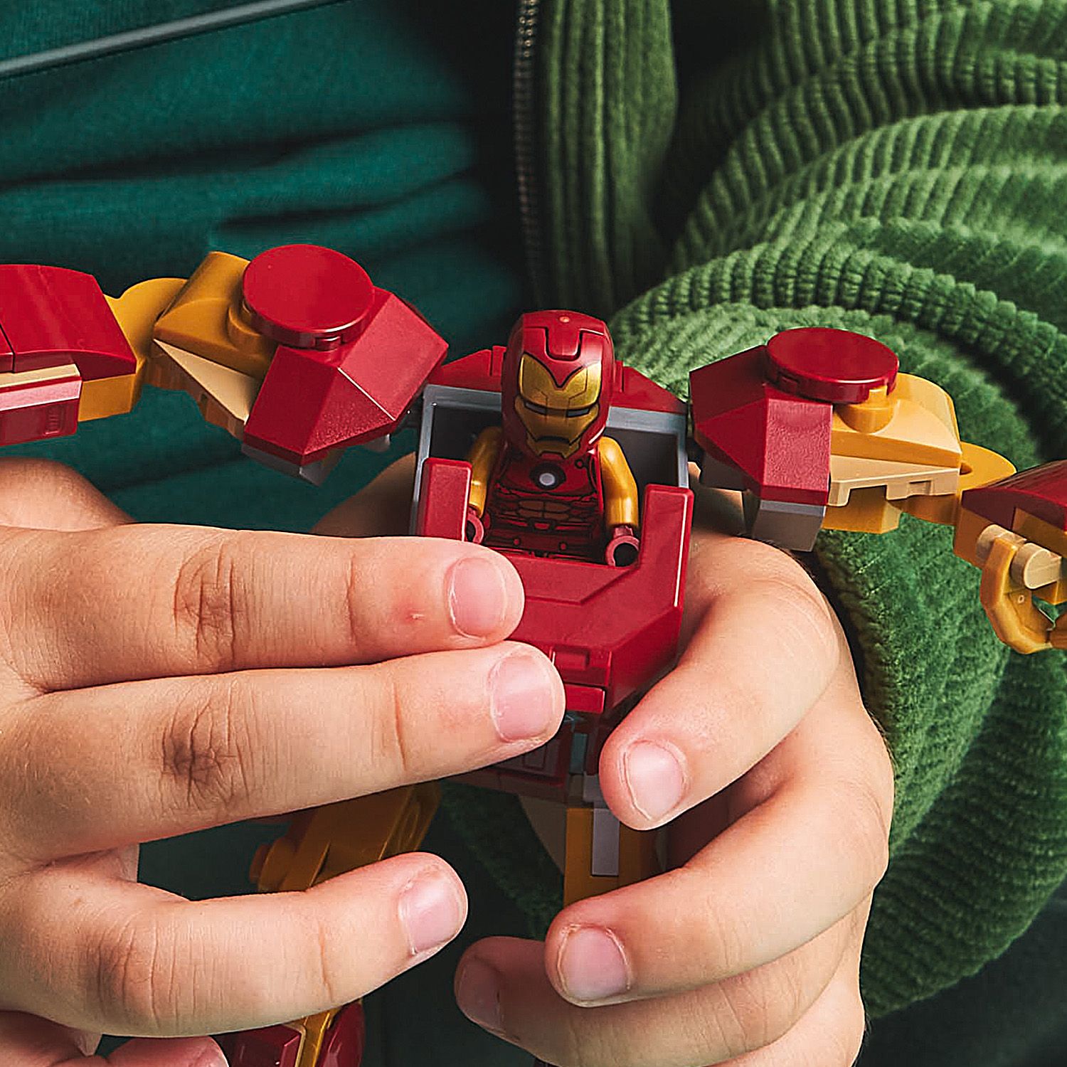 LEGO SUPER HEROES 76307 Iron Man Mech vs. Ultron Building Set Toys (34 ...