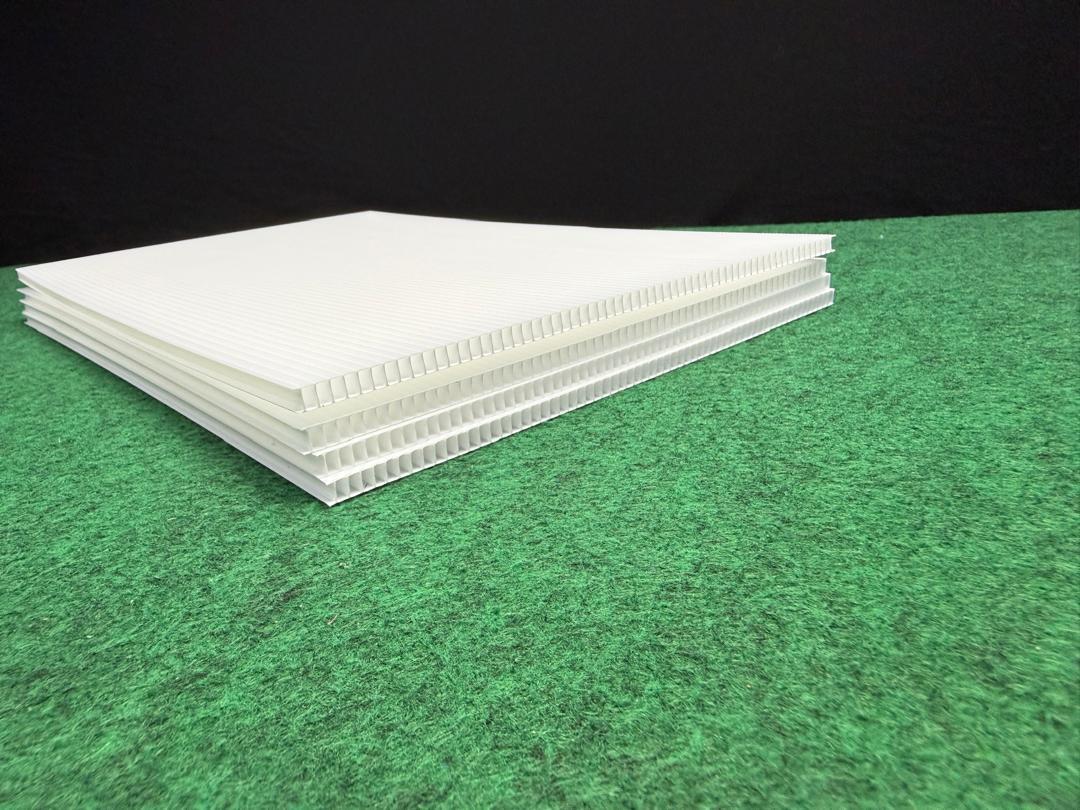 5mm thk PP Corrugated Board A5 size x 10 pcs / PP Hollow Straw Board ...
