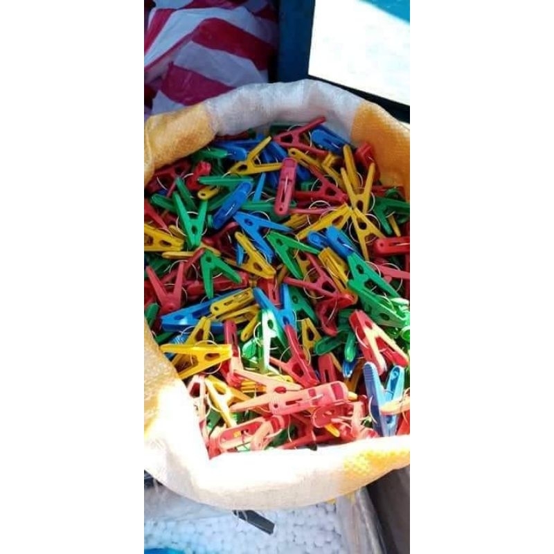Sipit / Clothes Clip / Pang ipit sa sinampay/ Assorted or Nude color ...