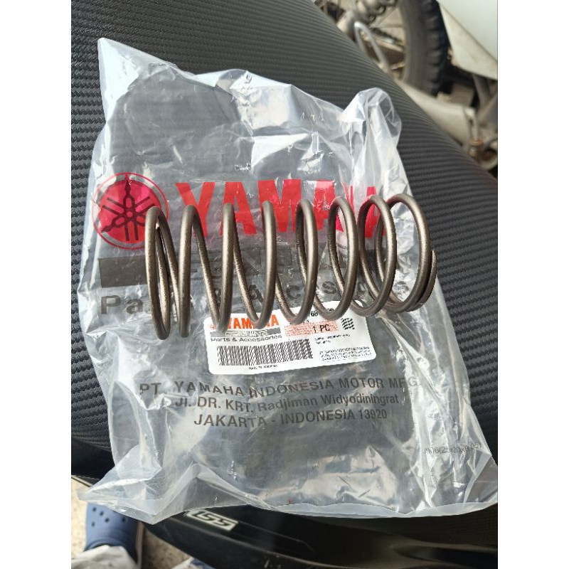 Yamaha parts Center Spring ( Aerox v1 / V2 NMAX V2 ) | Shopee Singapore