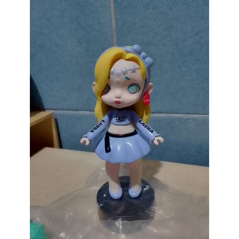 Laura Pool Party series blind box figure( no box ) | Shopee Singapore